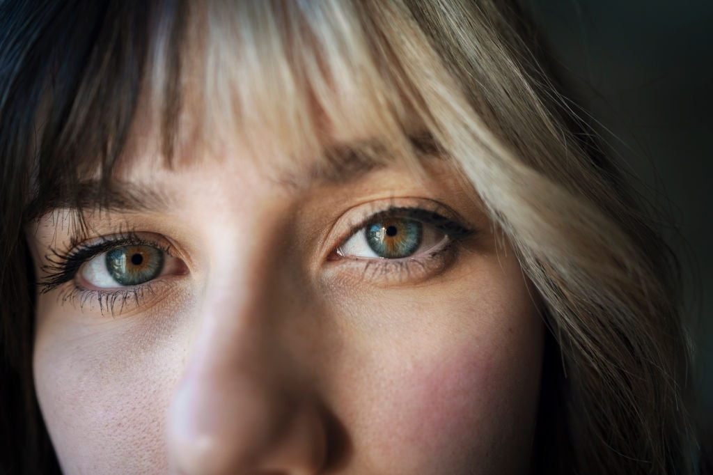 Feel Festive This Christmas With Coloured Contact Lenses – Halloween ...